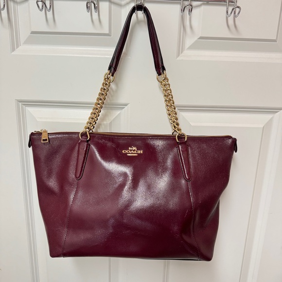 Coach | Bags | Coach Ava Leather Shoulder Tote Purse With Gold Chain ...